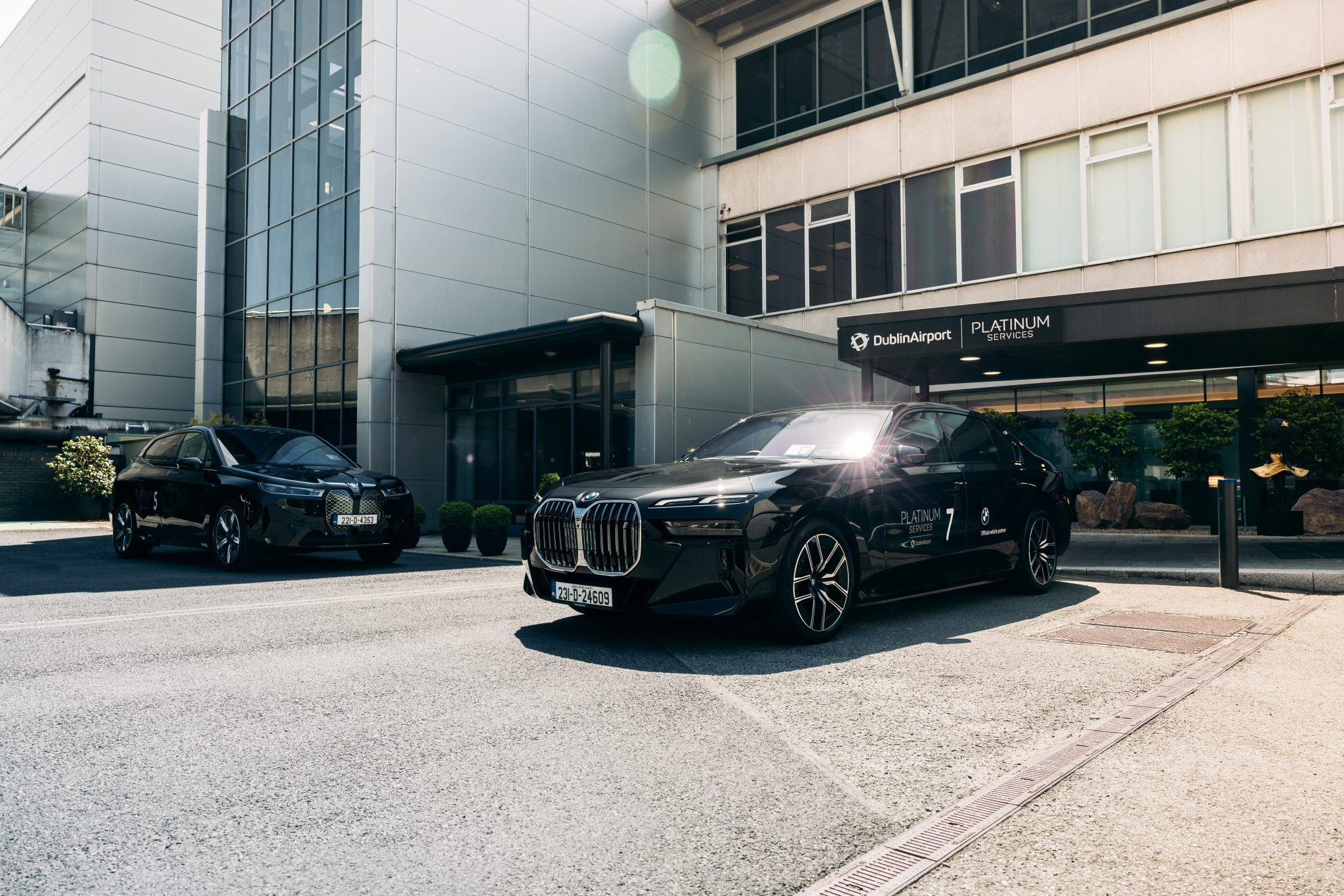 ELECTRIFIED LUXURY AT DUBLIN AIRPORT. | Discover BMW